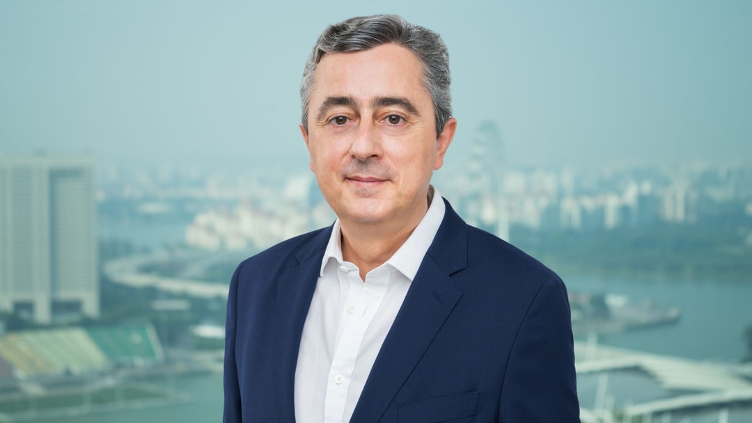 What Standard Chartered’s CIO–COO Reveals About the Hard Trade-Offs in ...